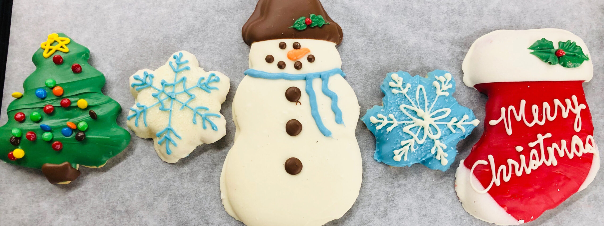 Christmas Cookies - The Elegant Farmer